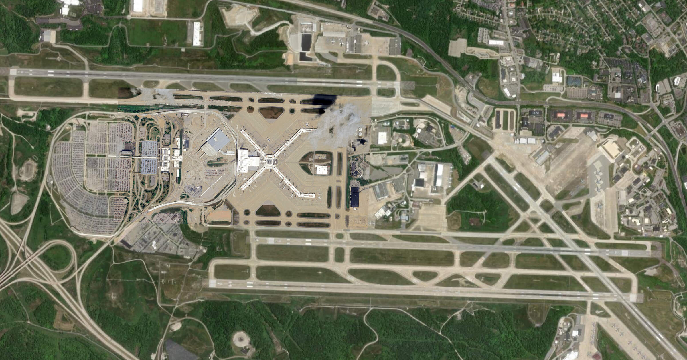 Pittsburgh International Airport Transforms with GIS and Digital Twin | User Story